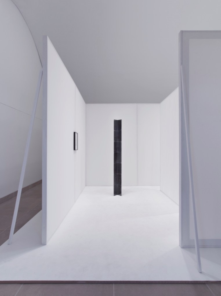 No. 220: Sara VanDerBeek, Susan Philipsz – The Modern Art Notes Podcast